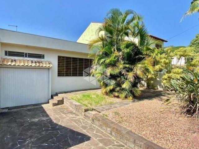 Casa Térrea com 4 quartos, 1 suíte, 3 vagas no Jardim Sabará, Porto Alegre RS
