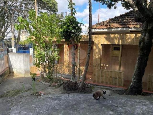 Casa térrea com 4 quartos, 2 vagas