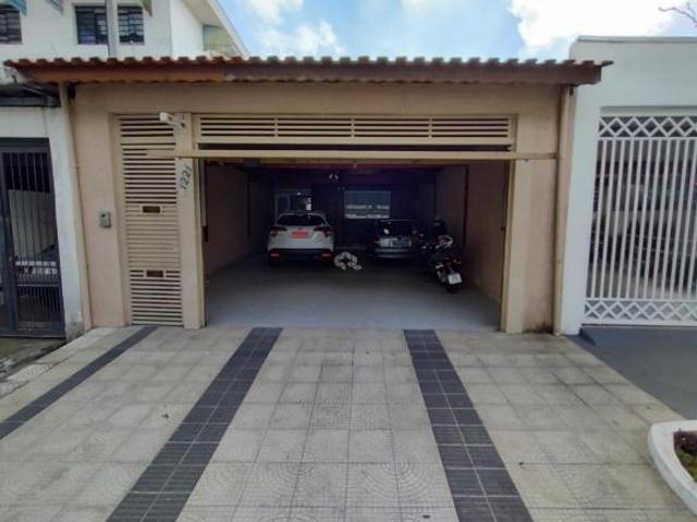 CASA TERREA COM 4 SUÍTES