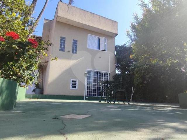Casa térrea com 5 quartos à venda em Vila santos SP
