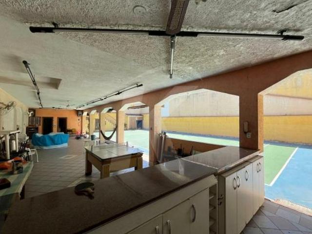 Casa Térrea com 5 Suítes, Salão de Festas, churrasqueira, Quadra de Esportes na Vila Guilherme