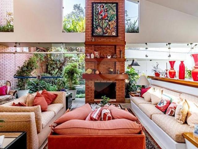 Casa térrea com 6 quartos à venda em Alto De Pinheiros SP