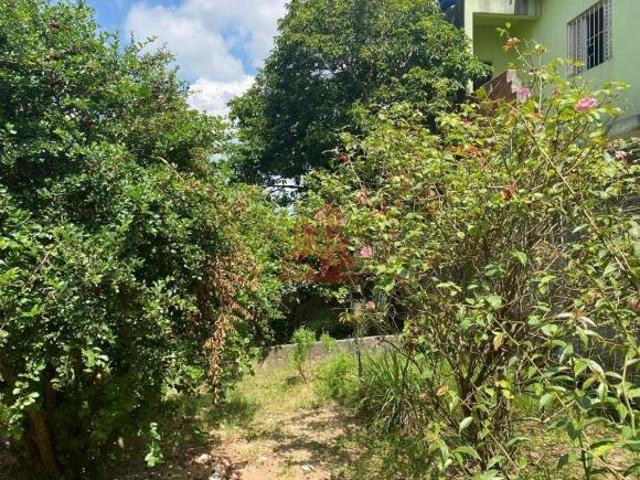Casa Térrea com Amplo Terreno à Venda em Cotia/SP