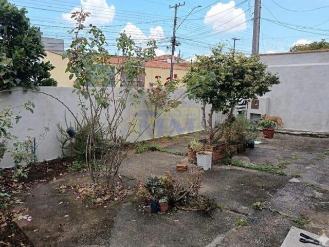 Casa térrea com amplo terreno à venda em Pinhais – conforto, espaço e excelente
