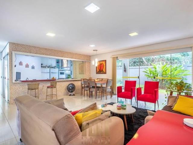 CASA TÉRREA COM DESIGN INOVADOR 100% REGULARIZADO E ESCRITURADO