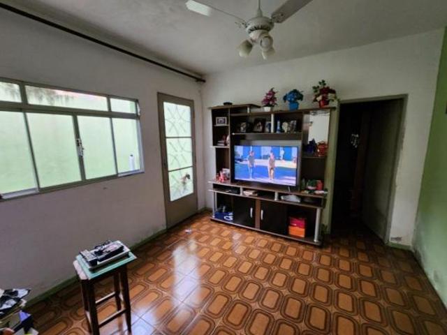 Casa térrea, com duas casas no terreno