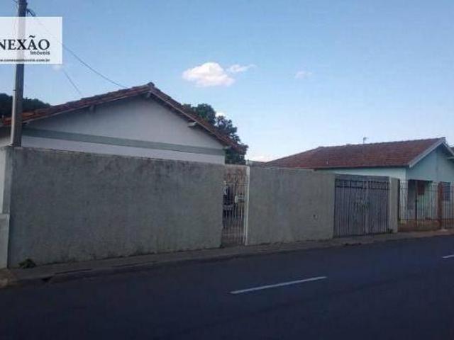 Casa térrea com enorme terreno