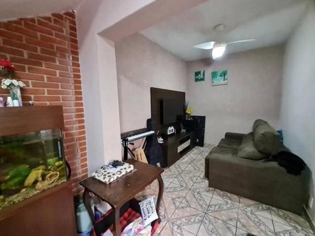 Casa térrea com edícula | 4 quartos no total | 2 vagas