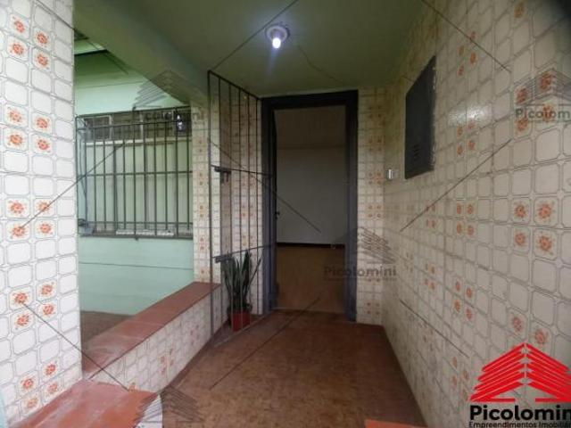Casa térrea com edícula 90 metros área construída, sendo: Casa frente 1 quarto, sala, cozinha 1 banh