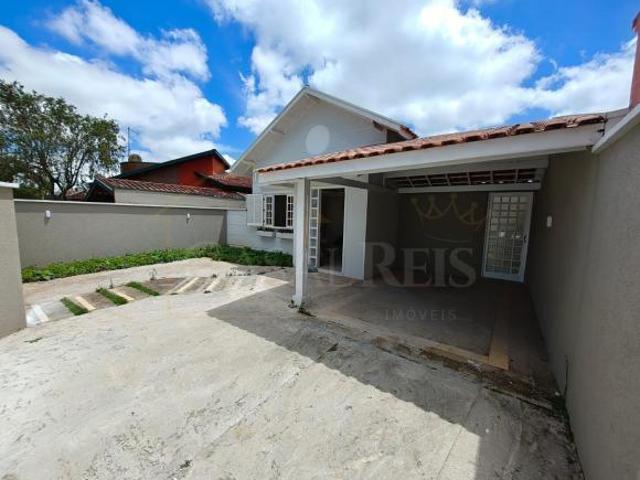 Casa Térrea com Edícula