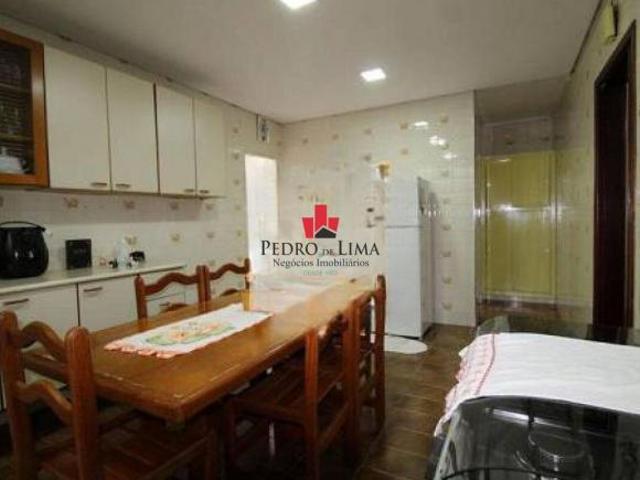 Casa Térrea com edícula, 3 quartos e 3 vagas no Aricanduva