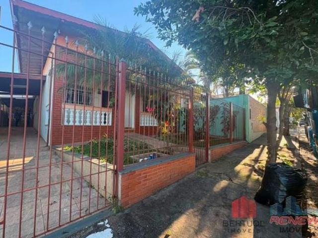 Casa térrea com edícula e amplo terreno em excelente localização em Valinhos