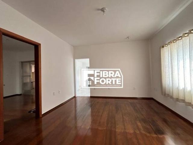 Casa Terrea com edicula e Piscina