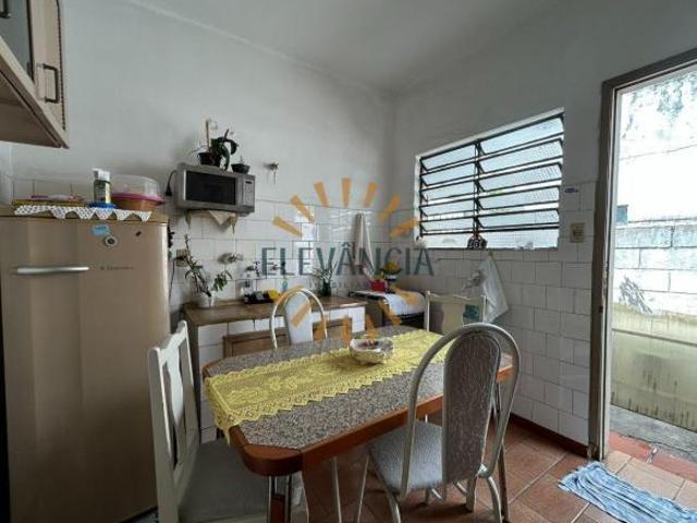 Casa térrea com edícula e 4 dormitórios próxima à USP – 180 m² de terreno