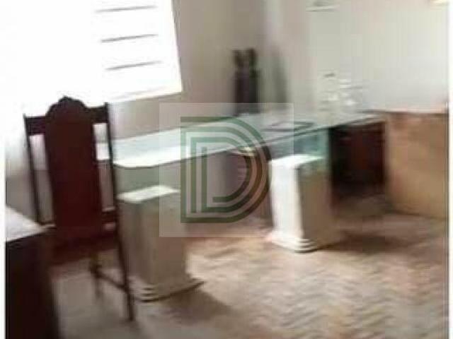 Casa Térrea com Edícula e 6 Vagas Excelente Localização
