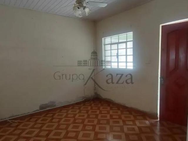 Casa térrea com Edícula Parque Industrial 2 Dormitórios 122m²