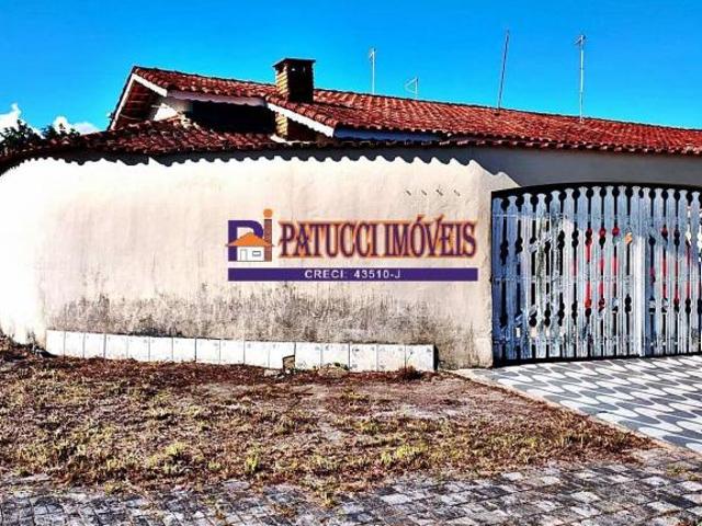 Casa Térrea com Espaço Gourmet e Proximidade do Mar em Mongaguá