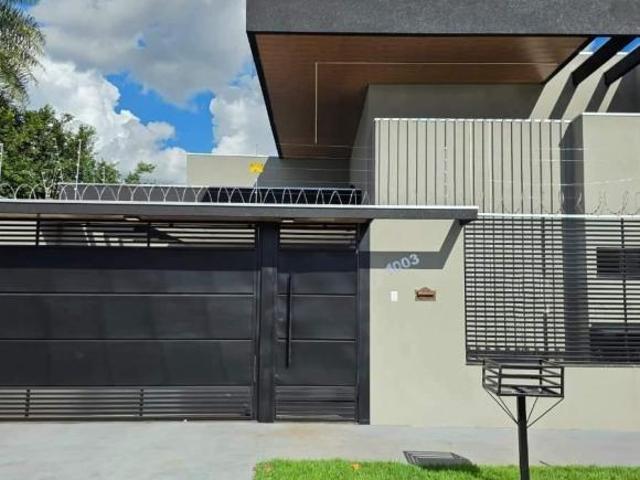 Casa térrea com fachada imponente e localização excelente próximo à UFMS