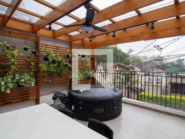 Casa Térrea com Jacuzzi, Quintal e Excelente Distribuição no Paraíso do Morumbi