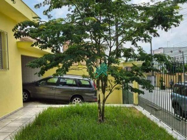Casa térrea com ótimo espaço, são 256m² de terreno, composto por 3 quartos sendo 1 suíte, à venda po