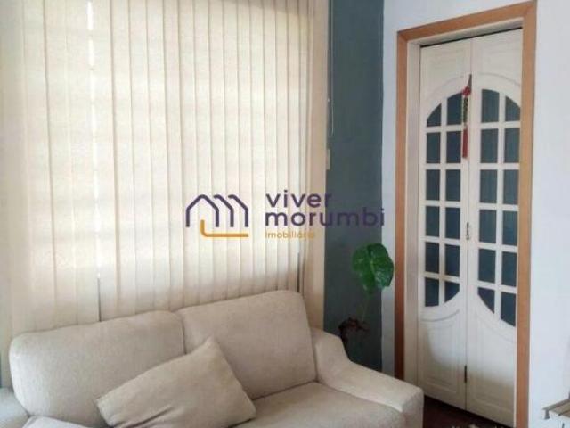 Casa térrea com ótimo quintal !