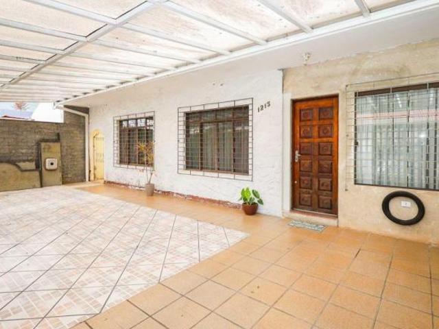 CASA TERREA COM POTENCIAL COMERCIAL