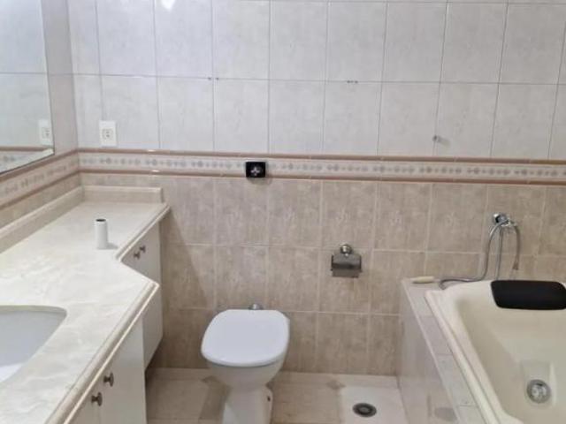 CASA TÉRREA COM PISCINA