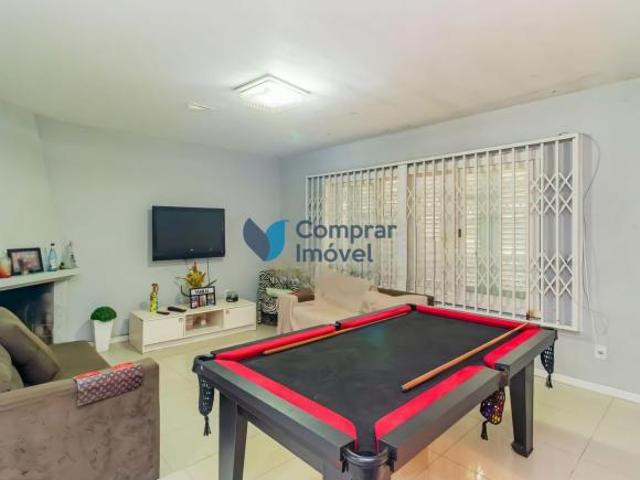 Casa térrea com piscina à venda no bairro Jardim Verde