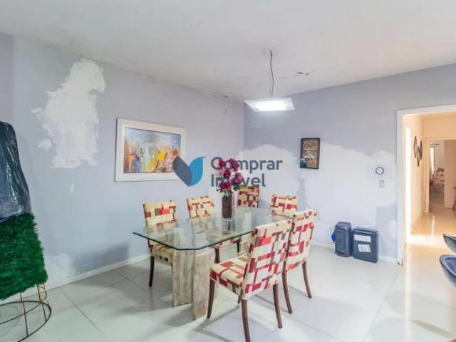 Casa térrea com piscina à venda no bairro Jardim Verde