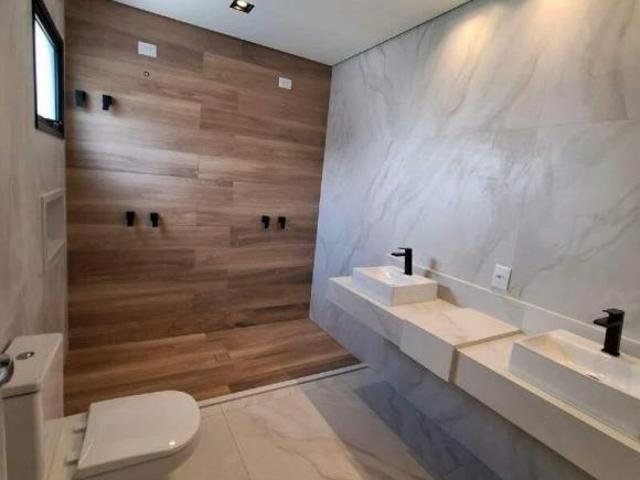 Casa térrea com piscina a venda no Condomínio Piemonte em Indaiatuba