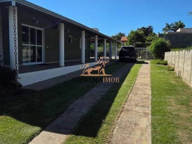 Casa térrea com piscina,3 quartos à venda Condomínio Village da Serra