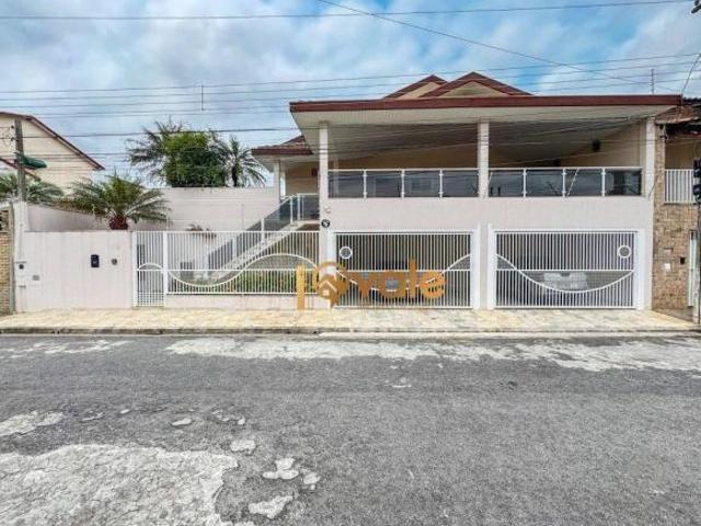 Casa térrea com piscina à venda em Jacareí SP