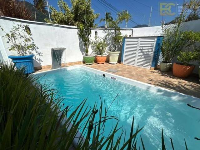 Casa Terrea com Piscina a Venda Jardim Veneza Peruíbe/SP
