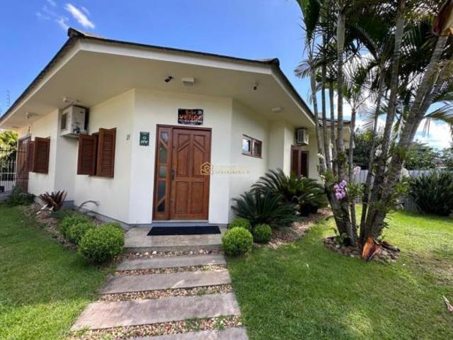 Casa Térrea com Piscina bairro Cristo Rei, São Leopoldo