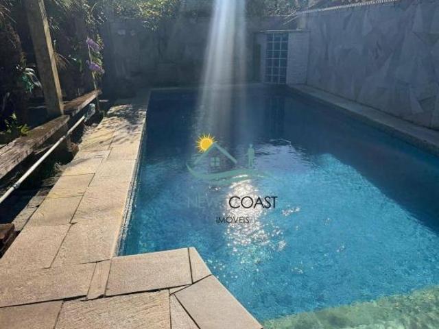 Casa Térrea com Piscina e Amplo Terreno à Venda em Boiçucanga