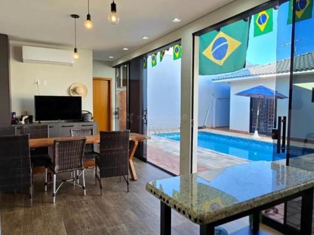 Casa térrea com piscina e edícula no Jardim Real