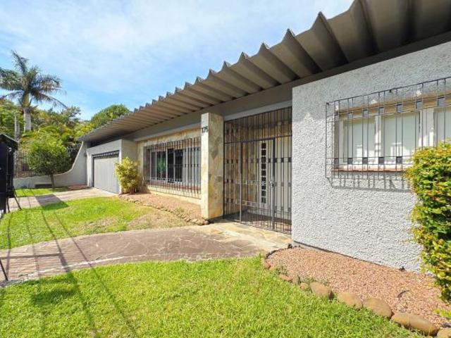 Casa Térrea com Piscina e 3 Dormitórios – Coração de Ipanema
