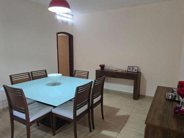 Casa térrea com piscina, na Vila Josefina Jundiaí