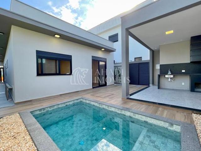 Casa Térrea com Piscina no Bella Citta, OPORTUNIDADE ÚNICA!
