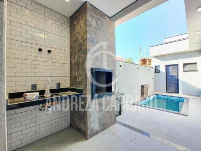 Casa Térrea com Piscina no Condomínio Villagio Ipanema