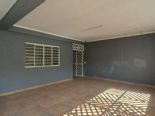 Casa Térrea com piscina no JD. América