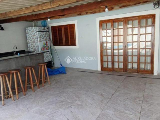 Casa Térrea com piscina no Loteamento Santa Edwiges