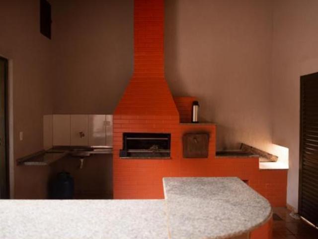 Casa Térrea com Piscina, Quintal Amplo e Área Gourmet – Santos/SP