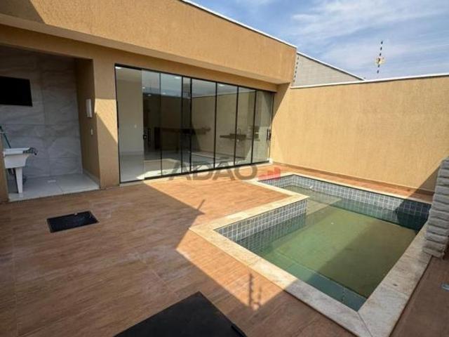 Casa Terrea com Piscina Senador Canedo Casa de Rua com 3 Quarto s por R$ 790000.00 no setor Setor C