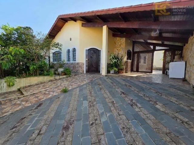 Casa térrea com pisicna á 600m do mar á venda Ribamar Peruíbe/SP