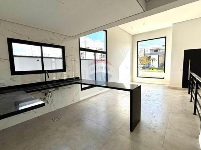 Casa Térrea com Piso Inferior e Arquitetura Moderna – Condomínio Gran Ville São Venâncio, Itupeva/SP