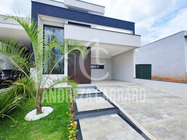 Casa Térrea com Planejados no Condomínio Villagio Ipanema