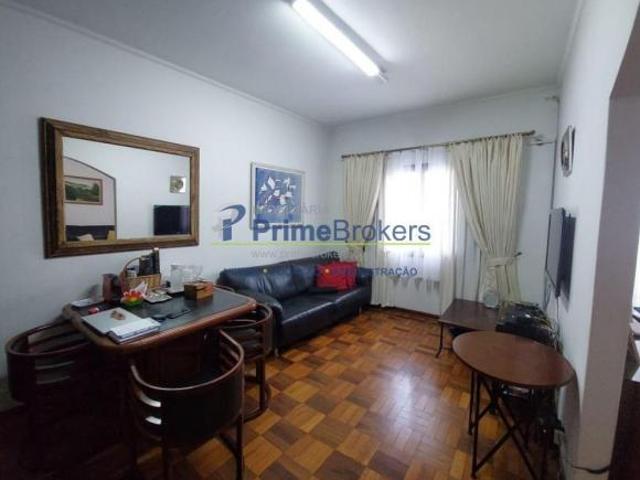 Casa Térrea com Quintal com Edícula 4 quartos sendo 1 suite 4 Vagas Próximo ao Shopping Plaza S