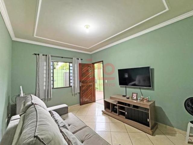 Casa térrea com quintal grande