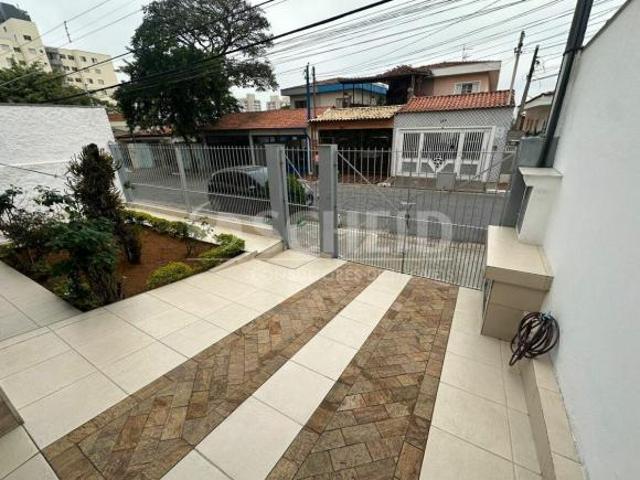 Casa térrea com terreno de 500m² com 02 Dormitórios e cozinha grandes, quintal e edicula